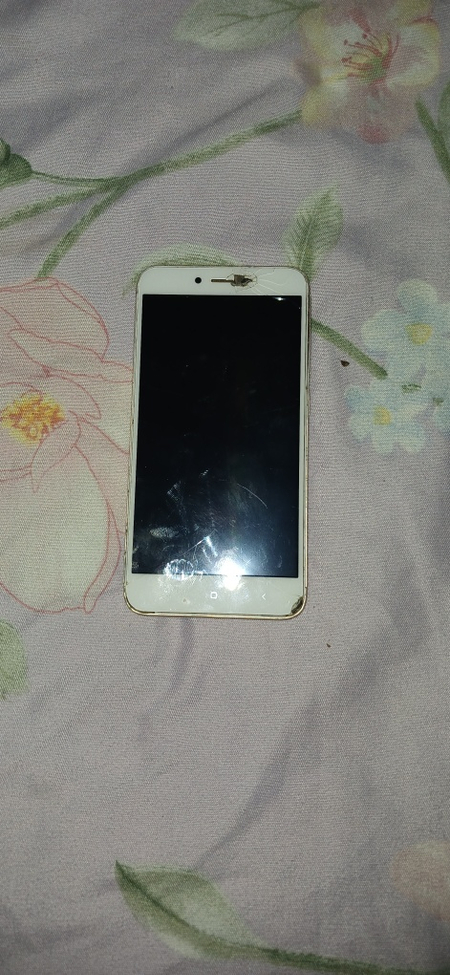 Mi redmi x4 sotiladin ekrani singan
