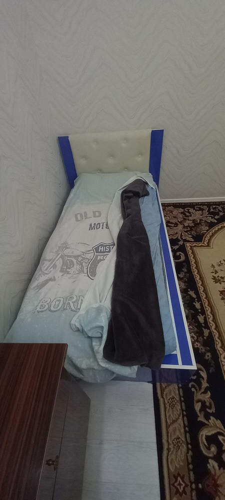 Krovat yotoq joy sotiladi sifatli yangidek