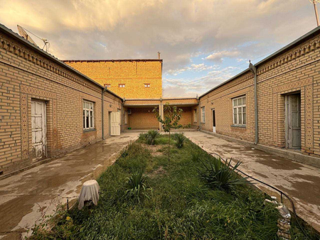 Tayyor 7 sotiqli hovli sotiladi