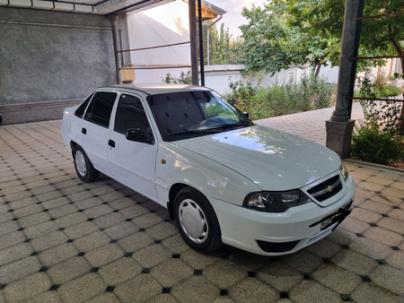 Nexia 2 sotiladi 2010 yil 360000 km yurgan metan gaz