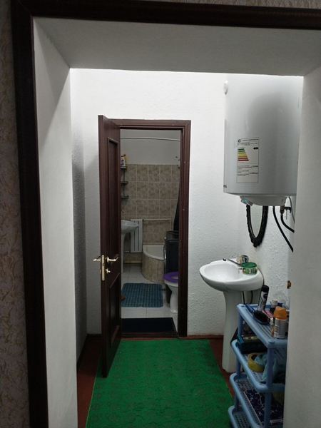 Srochna 2 sotixli kottej sotiladi