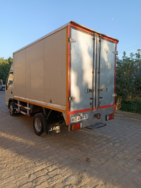 Isuzu Jac sotiladi 9.300$ kelishiladi