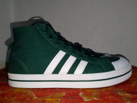 Продается оригинальное мужские Adidas BRAVADA MID green. 43