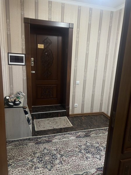 Kvartiraga 2 ta qiz kerak