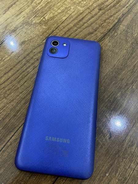 Samsung A03sotiladi