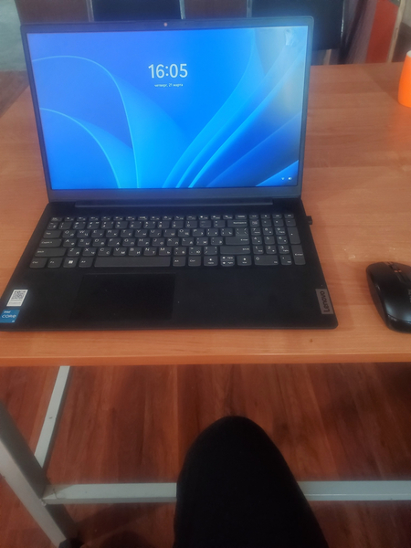 Lenovo V15 Noutbuk