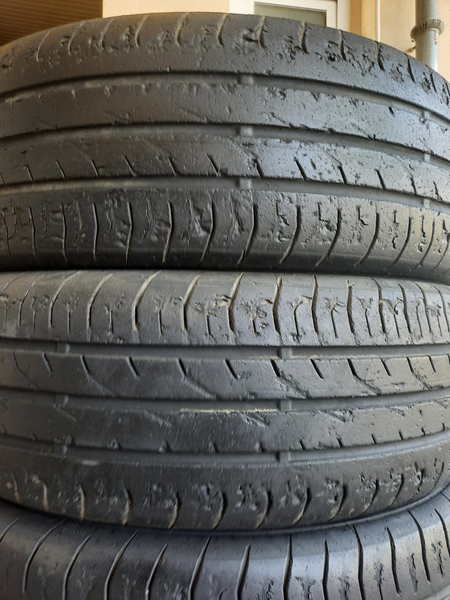 195/65R15 Continental.