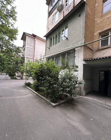Продается квартира 3/1/4 Яккасарайский район
Метро Космонавтов
Ю.Раджа