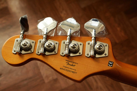 Продам прокаченный Скваер Classic Vibe 70s Jazz Bass