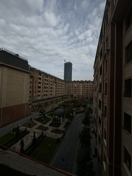 Новостройка Parisien в центре!