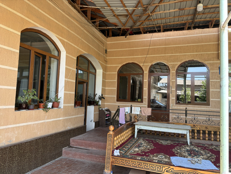 Hovli sotiladi 6 sotix