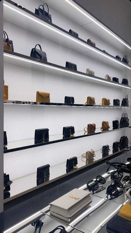 Готовим на заказ прилавки, стеллажи, витрины для магазинов!