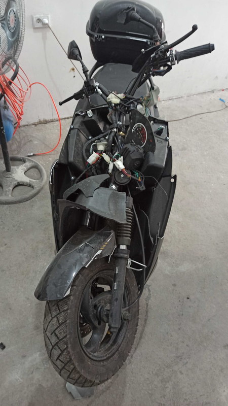 Skuter sotiladi srochna pul kerak