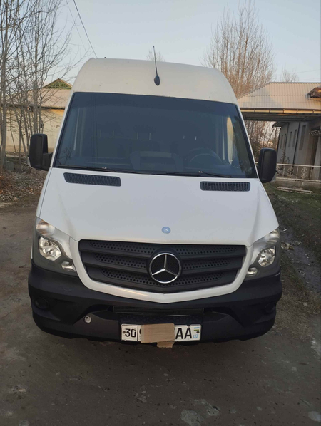 Mercedes Benz avtofurgon