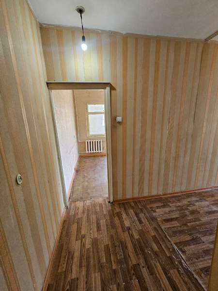 1 xonali 48m² 3-qavat sotiladi