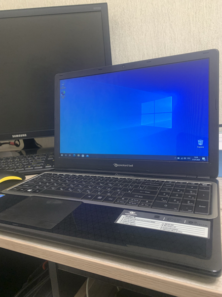 srochna nootbook sotiladi