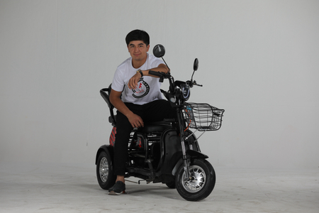 Armada Motors (sport) electro tritsikl