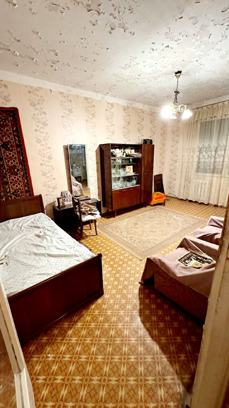 Срочно продается 1/3/4 Юнусабад 7 . Не торец