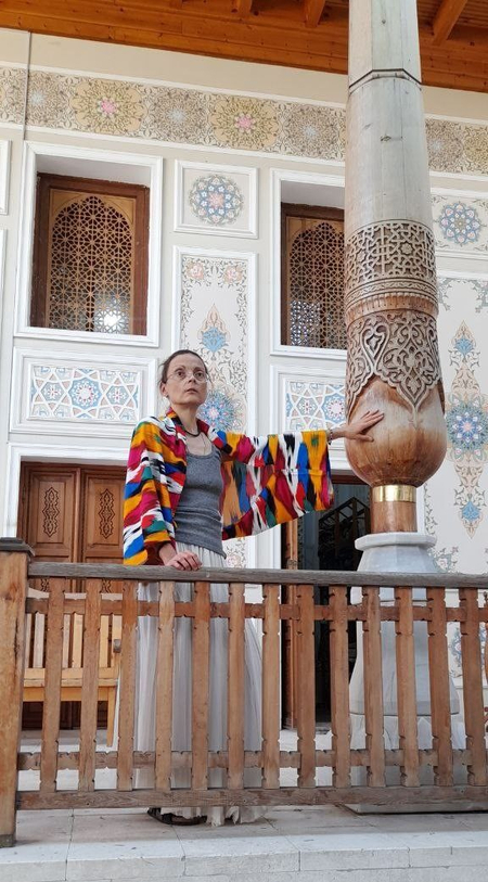 Миллий услубдаги матодан, янги ёпинчик (накидкалар)