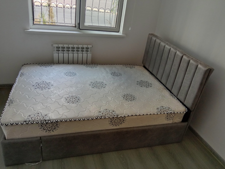 Spalni divan ikita