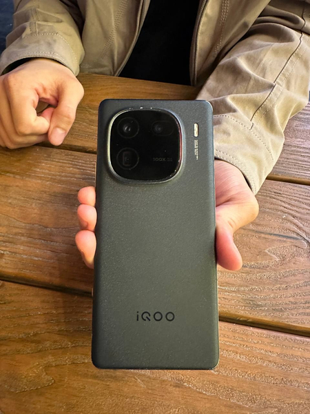 Vivo iqoo 12 pro