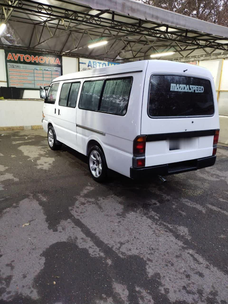 Продаётся Mazda 2200E