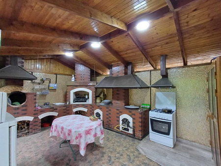 Продаю шикарную эксклюзивную дачу
Октош
15+20 соток
10 комнат
1.200 м2