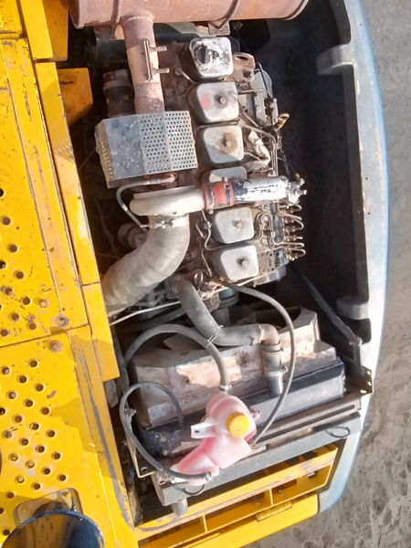 Ekskavator Volvo 130 sotiladi