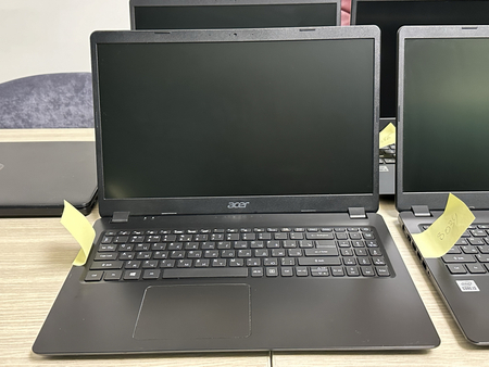Acer aspire 3 15.6” intel core i3 1005G1 отличное состояние  коробкой