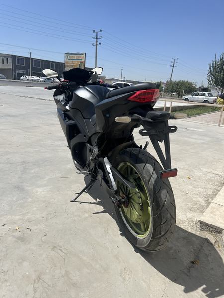 Yamaha R3 replica electonniy