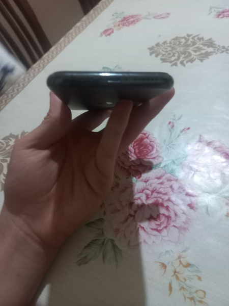 Iphone 11 pro 64 gb yomkisti 77% ideal tel