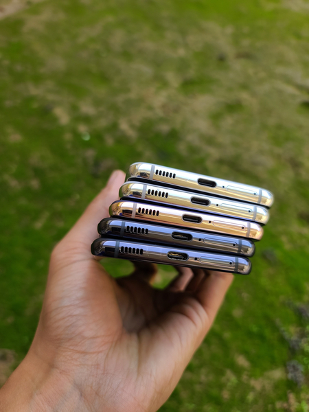 Samsung Galaxy S21 5G. OzU 8 GB. Joyi 256 GB. Rangi va holati har xil