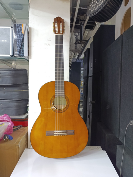 Gitara yamaxa C40