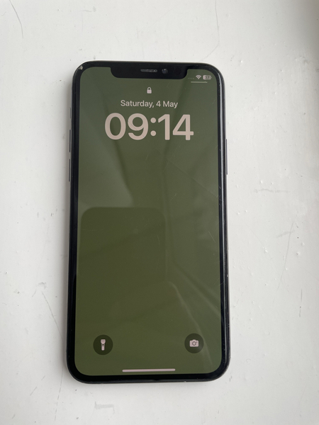 Iphone 11 pro 64. 86%
