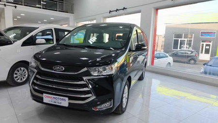 JAC M4 оилавий саёҳатлар килиш учун кулай