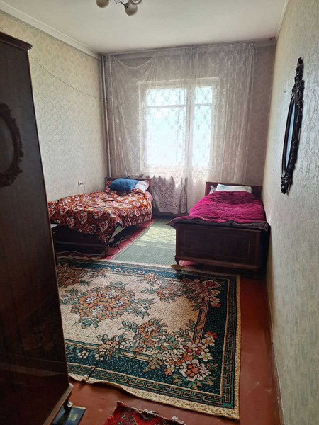 м.Дружба Народов Караташ 2-комнатная 3/9 65 м² зал 5х5 отдельный вход