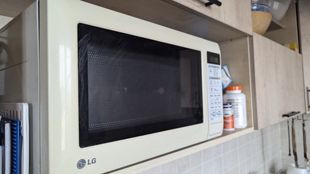 Продам микроволновую печь LG