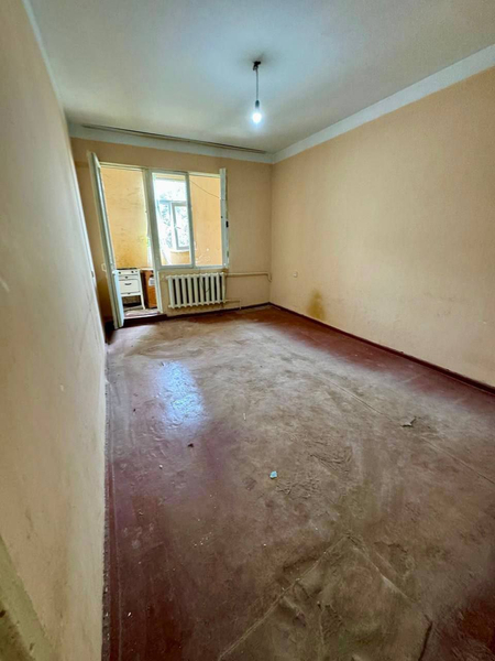 Срочно продается 1 комнатная Чиланзар 21 квартал_общ.пл 33м²