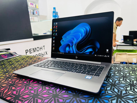 HP ZBOOK Core i5-8gen 8/256GB
