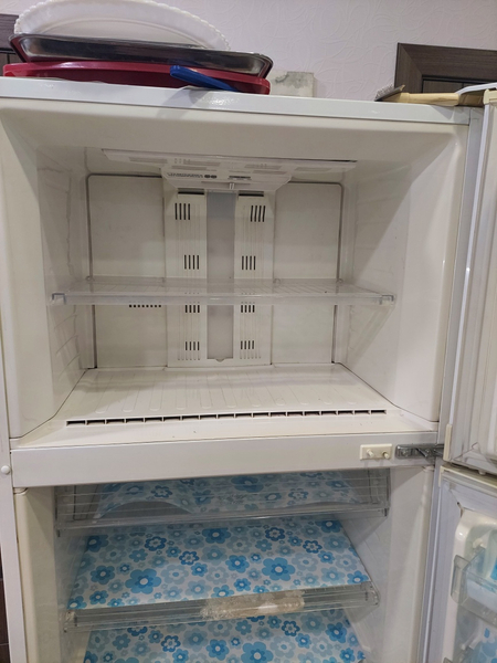 Продам свой Корейский Холодильники
