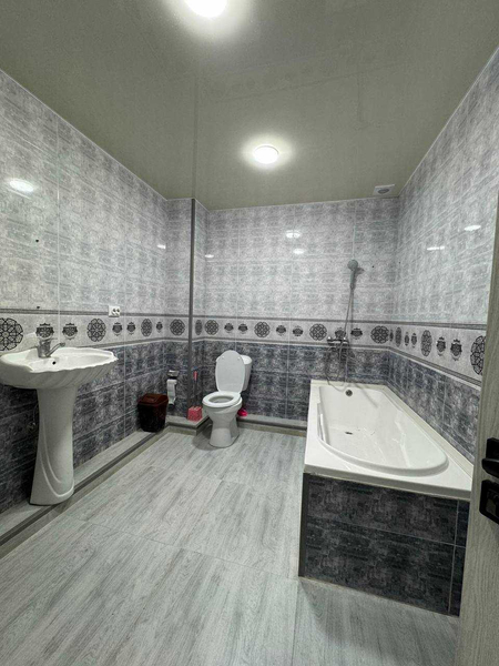 4 xonali 150m² 3-qavat uy sotiladi