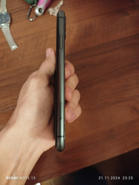 Iphone 11 hech qati alishmagan karopka dakement bor