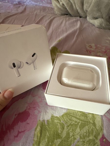 Продам AirPods pro original