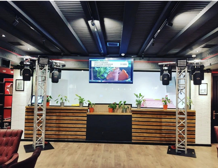 Yuqori sifatli LED-ekranlar, podium, svetomuzika, ferma, elevator ijar
