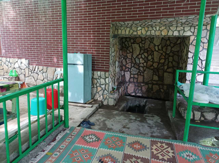 Хумсонда дача ижарага берилади. Угам дарёси буйида.