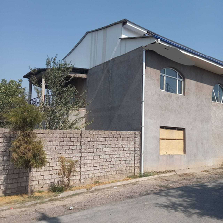 Паркент.Курортная зона.Продам дом-коробка на 3уровнях и на 16сотках