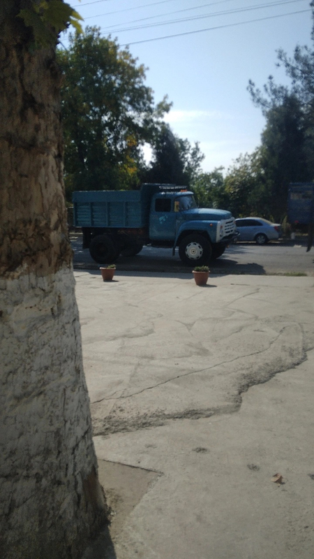 Zil sotiladi ishlab turgan moshina mator qilingan moy yemid mator ural