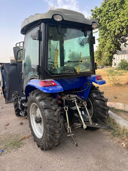 Traktor yangi 704L sotiladi