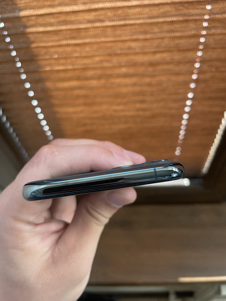 Iphone 11 pro naqd yoki bolib tolashga