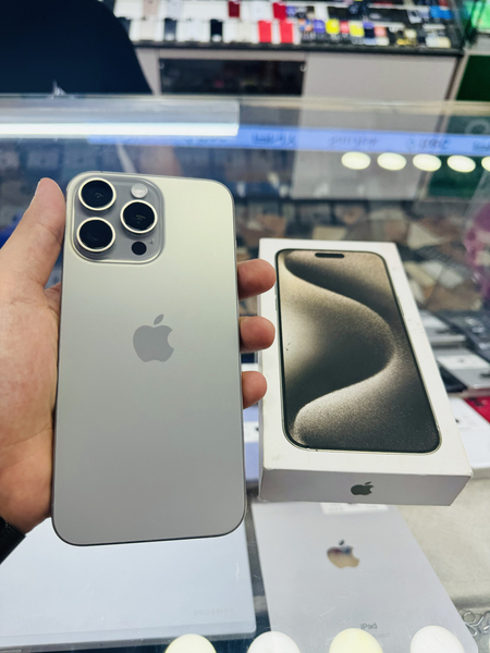 iPhone 15 Pro Max 256 gb 40 sikl